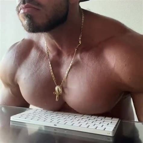 Muscle Hunk Typing With His Juicy Pecs ThisVid Com