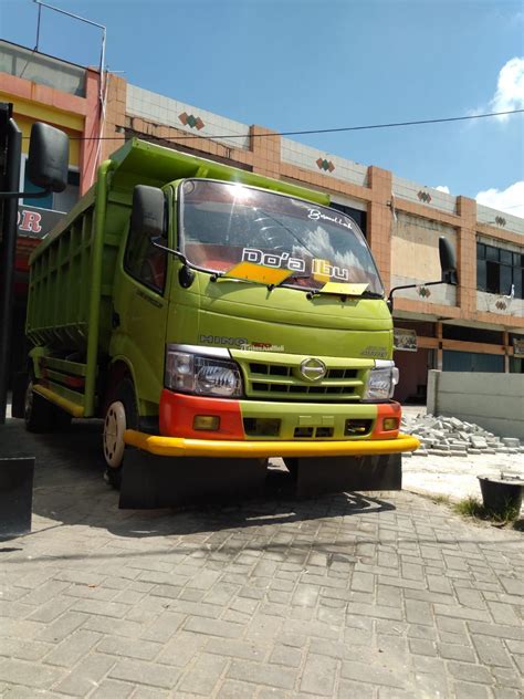 Hino Dutro Tahun Bekas Dump Truk Di Pekanbaru Tribun Jualbeli