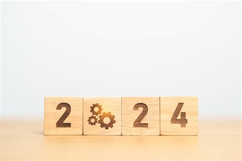 톱니바퀴 아이콘이 있는 2024 블록 비즈니스 프로세스 팀 팀워크 목표 목표 결의안 전략 계획 행동 동기 부여 변화 브레인스토밍