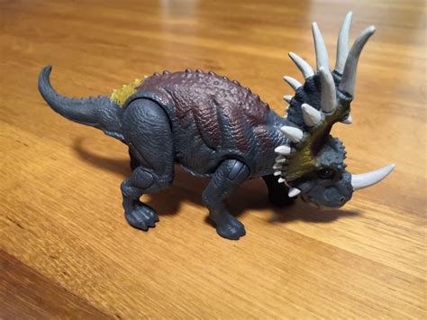 Mattel Jurassic World Dino Rivals Savage Strike Styracosaurus Dinosaur