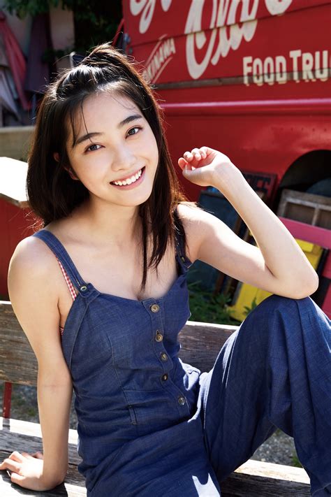 福田ルミカ17歳の魅力を全開 初写真集タイトルは「rumika」弾ける笑顔の水着姿が表紙に ｜よろず〜ニュース