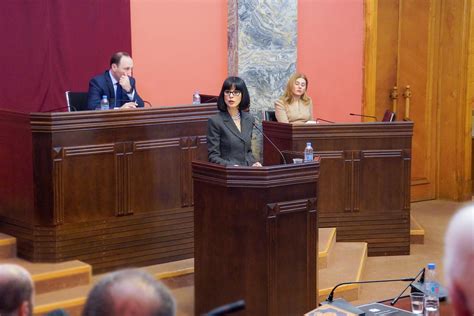 თეა ახვლედიანი ეთნიკური უმცირესობების წარმომადგენლებით მჭიდროდ დასახლებულ რეგიონებში ქართული