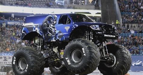 미국만의 자동차 문화 몬스터 트럭 로드테스트