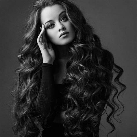 Девушки с длинными волосами красивые картинки