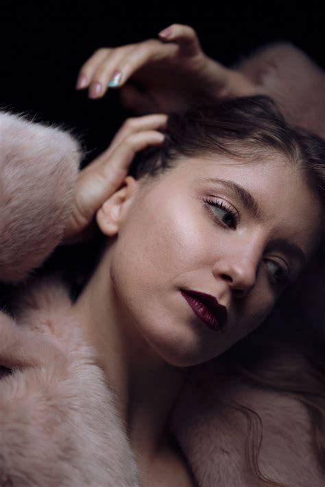 Natural Light Portrait Photography Tips And Real Examples — Isabella
