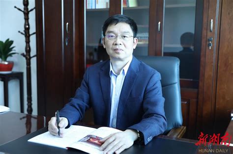 学精神担使命岳阳行动㊽ 岳阳市工业和信息化局局长曹冠军在推进新型工业化赛道上奋力争先 加速推动制造业高质量发展 岳阳 新湖南