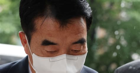 검찰 ‘빗썸 주가조작 원영식 초록뱀 전 회장 구속기소