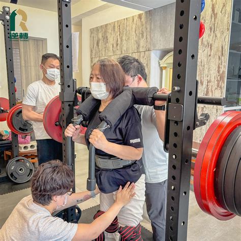 逆轉訓練 肌力 抗老化 新竹站 ⁡ 坐骨神經痛 ⁡ 年輕護理師 也是神經內科超音波師 長年飽受神經痛楚⋯ 試過很長時間復健 但效果不明顯😬 ⁡ 一般的些微轉頭 就會感覺電流刺激全身！ 嚴重