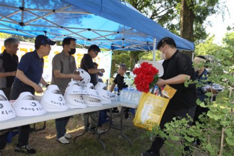 [강원일보] 강원사대부고 총동문회 현충일 봉사활동 강원사대부고 총동문회