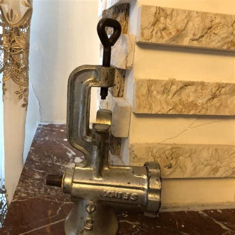 کمدا قیمت و خرید چرخ گوشت دستی برند ایرانی قدیمی رنگ نقره ای سایز ک