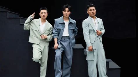 披荆斩棘第三季：四次公演，李玖哲成最大赢家 上山下 行走的鱼 李玖哲 新浪新闻