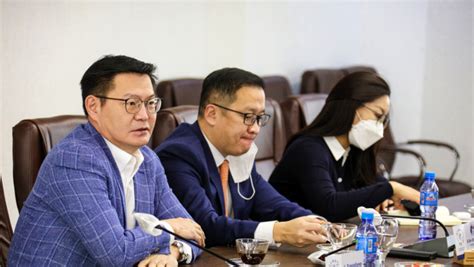 МЭРГЭЖЛИЙН НЭГДСЭН ХОЛБООДЫН ЗӨВЛӨЛ ЭРДЭМТЭН СУДЛААЧИДТАЙ ХАМТАРЧ АЖИЛЛАНА