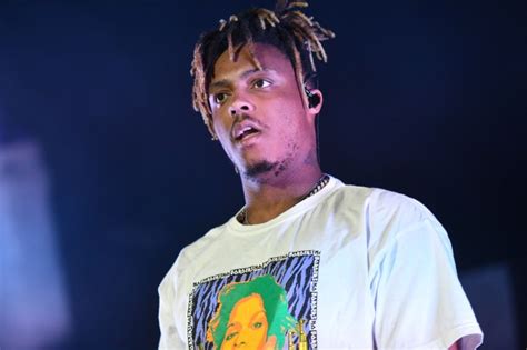 Juice Wrld Dead Rapper Dies Aged 21 After Seizure Metro News