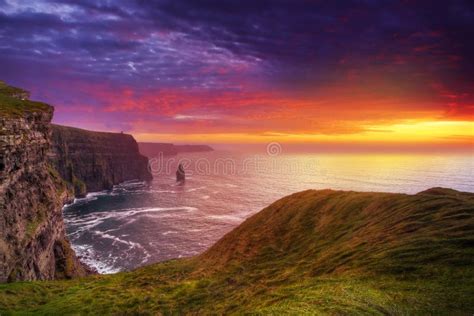 Cliffs Of Moher Ireland Stock Illustration Illustration Of Panoramic