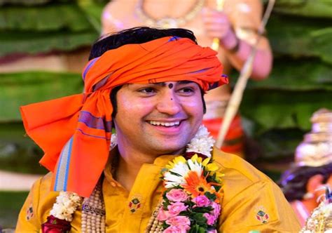 Bageshwar Sarkar Dance With Mor मोर के साथ नाच रहे बागेश्वर सरकार