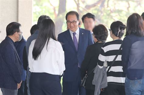 이성만 의원 검찰 출석돈봉투 주거나 전달한 사실 없다 파이낸셜뉴스