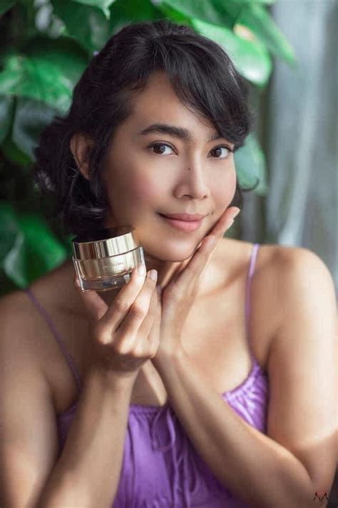 မိုးေျပာျပတဲ့ Fairy ရဲ့ နိုက္ခရင္ Night Cream Repair Cream အေၾကာင္းေလးဖတ္ၾကည့္ေနာ္ 😘မွာယူခ