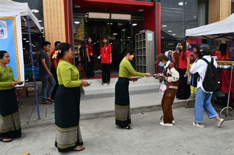 ပြည်မြို့၌ ကမ္ဘာ့စားသုံးသူအခွင့်အရေးများနေ့ အထိမ်းအမှတ် အသိပညာပေးလက်ကမ်းစာစောင်များ ဖြန့်ဝေ