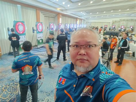 Гүндсамбуугийн Хүн ямар өөрийгөө голох бишдээ Олон улсын тэмцээнд тоосоо өргөж л явна Ер нь