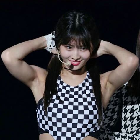Momo R Momo