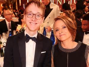 Jodie Foster Sons Jodie Foster Strolls New York With Wife Alexandra