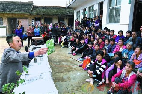 麥積區林業局在五龍鎮中莊等24個深度貧困村開展果樹豐產栽培實用技術培訓 每日頭條