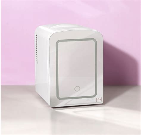 Paris Hilton Mini Refrigerator And Personal Beauty Fridge 24xx
