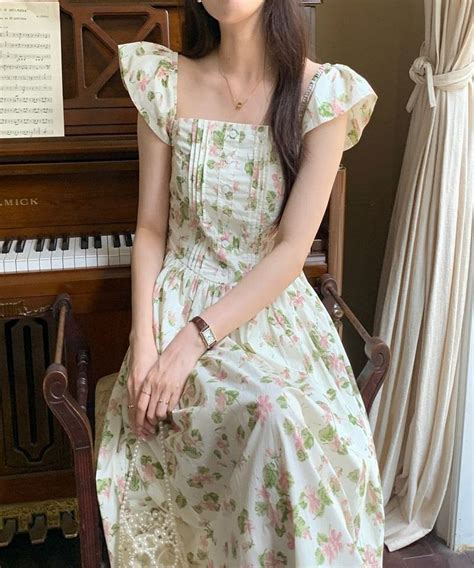 스퀘어넥 여름원피스 롱원피스 여자 여성 반팔 꽃무늬 플라워 프릴 셔링 루즈핏 쉬폰 봄 간절기 30대 40대 레이디 프린트 복고 바캉스룩 리조트룩 여행 비치 휴양지옷 동남아