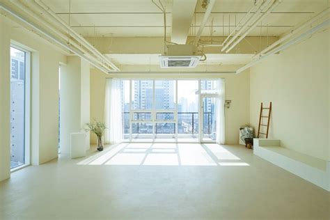 화이트톤 미니멀한 디자인의 30평 스튜디오인테리어 견적 Outdoor Decor Home Decor