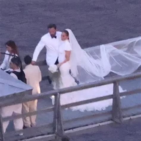 Newlyweds Jennifer Lopez Ben Afflecks First Pics As Bride And Groom