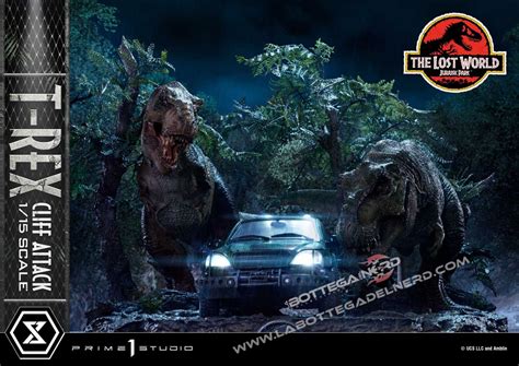 Jurassic World The Lost World Statue T Rex Cliff Attack 99cm