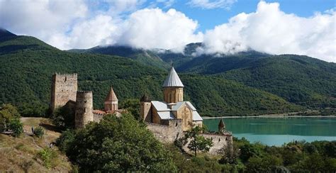ტური ყაზბეგში არაგვის ხეობა ჟინვალის წყალსაცავი ანანურის ციხე გუდაური