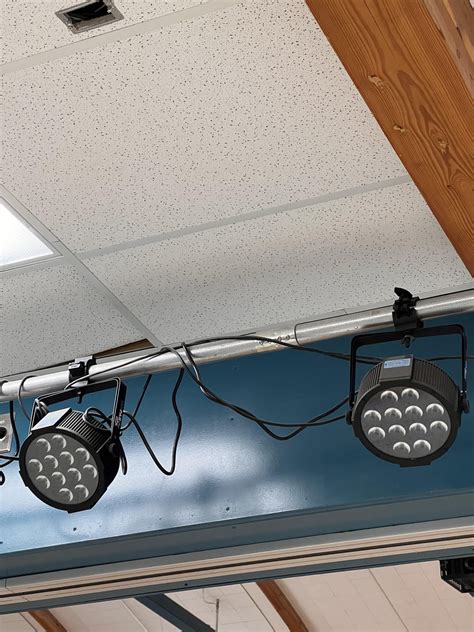 Elementary School Lighting And Projector Rig Rrigging