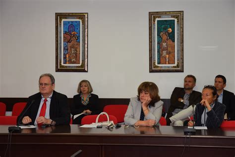 УНСС Кръгла маса дискусия „Програма Еразъм за мобилност на преподаватели и административен