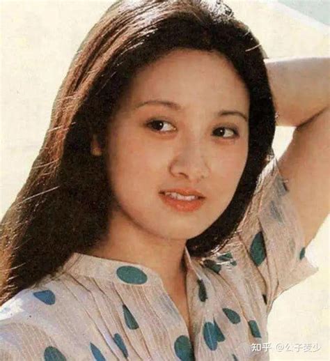 67岁张国立疑似移居悉尼坐游艇吃大餐与制服美女贴身合影惹争议 知乎