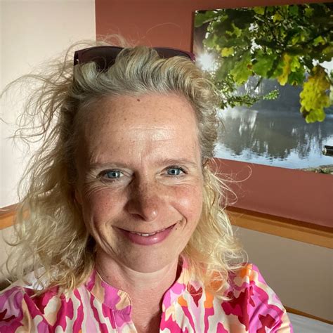 Bednar Karin Email And Phone Number Denns Biomarkt Assistant Content Manager Contact Information