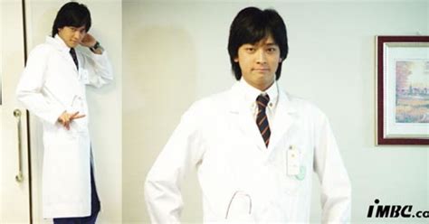 포토 이들이 입으면 하얀 의사 가운도 패션①강동원