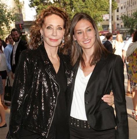 Las Galerías Velvet Abren Sus Puertas A Marisa Berenson