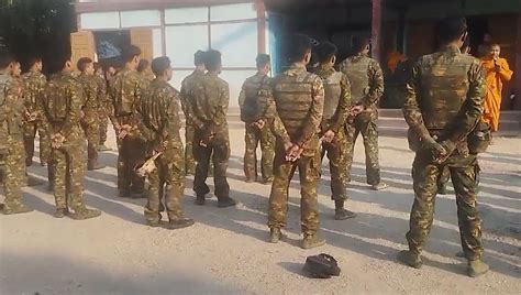 အရွယ်ရောက်ပြီးသူတိုင်းမဖြစ်နေ စစ်မှုထမ်းရမည်ဟု စစ်ခေါင်းဆောင် ဥပဒေထုတ်ပြန်