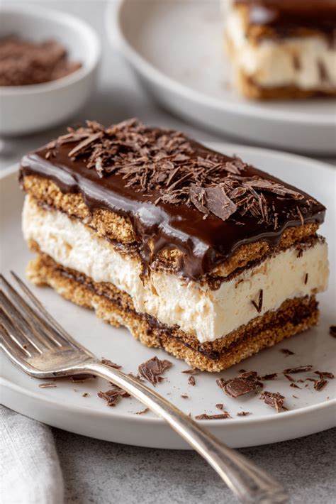 Chocolate Éclair Dessert