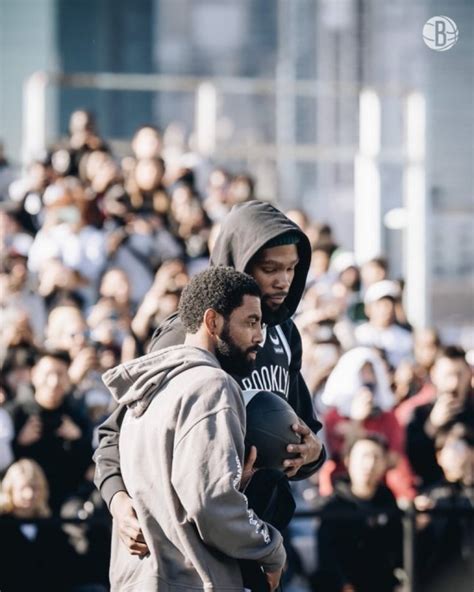 篮网举行球迷公开日活动参与人数创历史纳什现身时现场爆发漫天嘘声