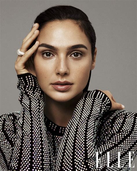 Gal Gadot Elle Magazine December 2017 Photoshoot Fashion Magazine