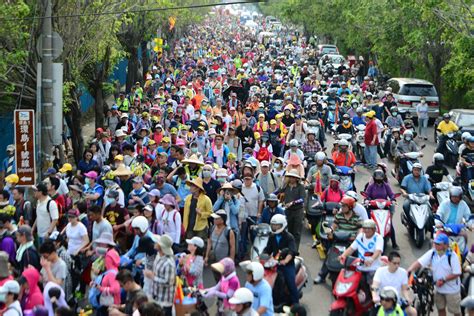 福爾摩沙 台灣 Formosa Taiwan 激勵自己 你身邊的人， 哪怕是競爭對手，他們的成功對你 都應當是一種激勵。 你總會在某些