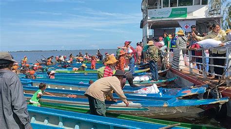 ឯកឧត្តម ស៊ុន សុវណ្ណារិទ្ធិ និង លោកជំទាវអ្នកតំណាងរាស្ត្រអញ្ជើញចុះជួបសាកសួរសុខទុក្ខ និង