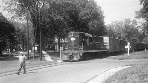 Railroad Crossing Gates History Railroad Crossings Stop Look Stay