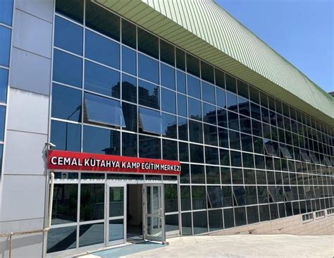 Yaşar Sevim Ve Cemal Kütahyanın Adları Hentbol Salon Ve Tesisinde