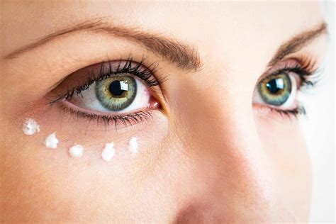 How To Reduce The Look Of Crepey Skin Under The Eyes The Skincare