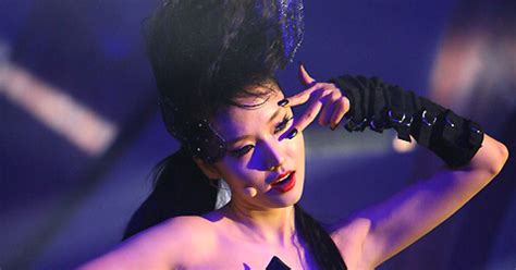 [포토]이정현 섹시 무대 베일 벗다