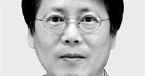 세상 읽기 극우 정치 대 정체성 정치