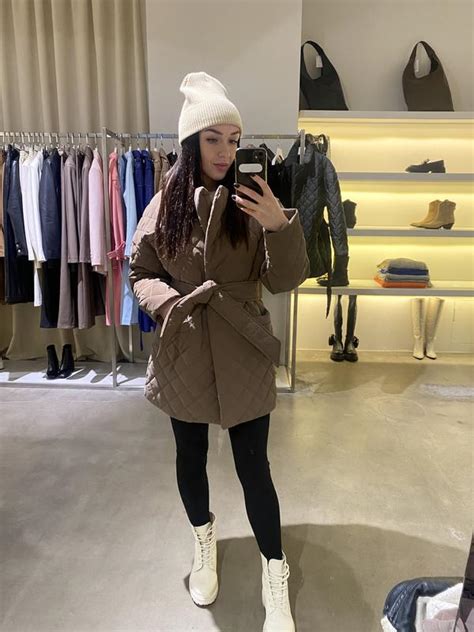 Куртка — ціна 2000 грн у каталозі Куртки Купити жіночі речі за доступною ціною на Шафі Україна